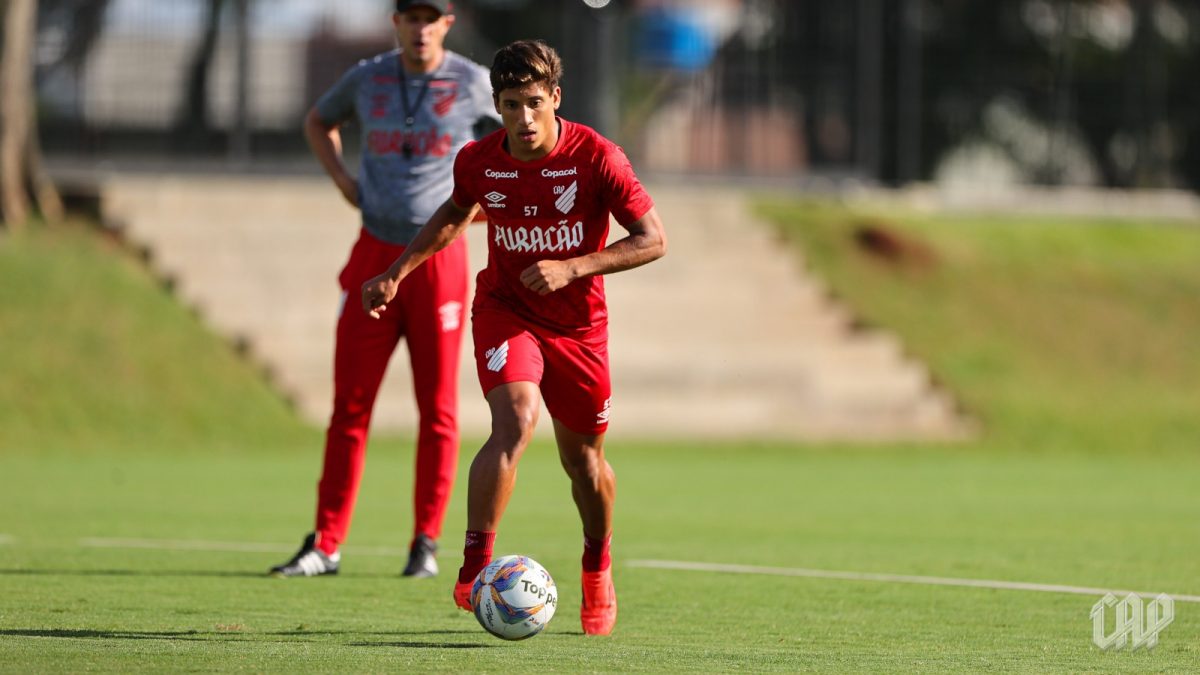 João Cruz recebe sondagens e preocupa o Athletico