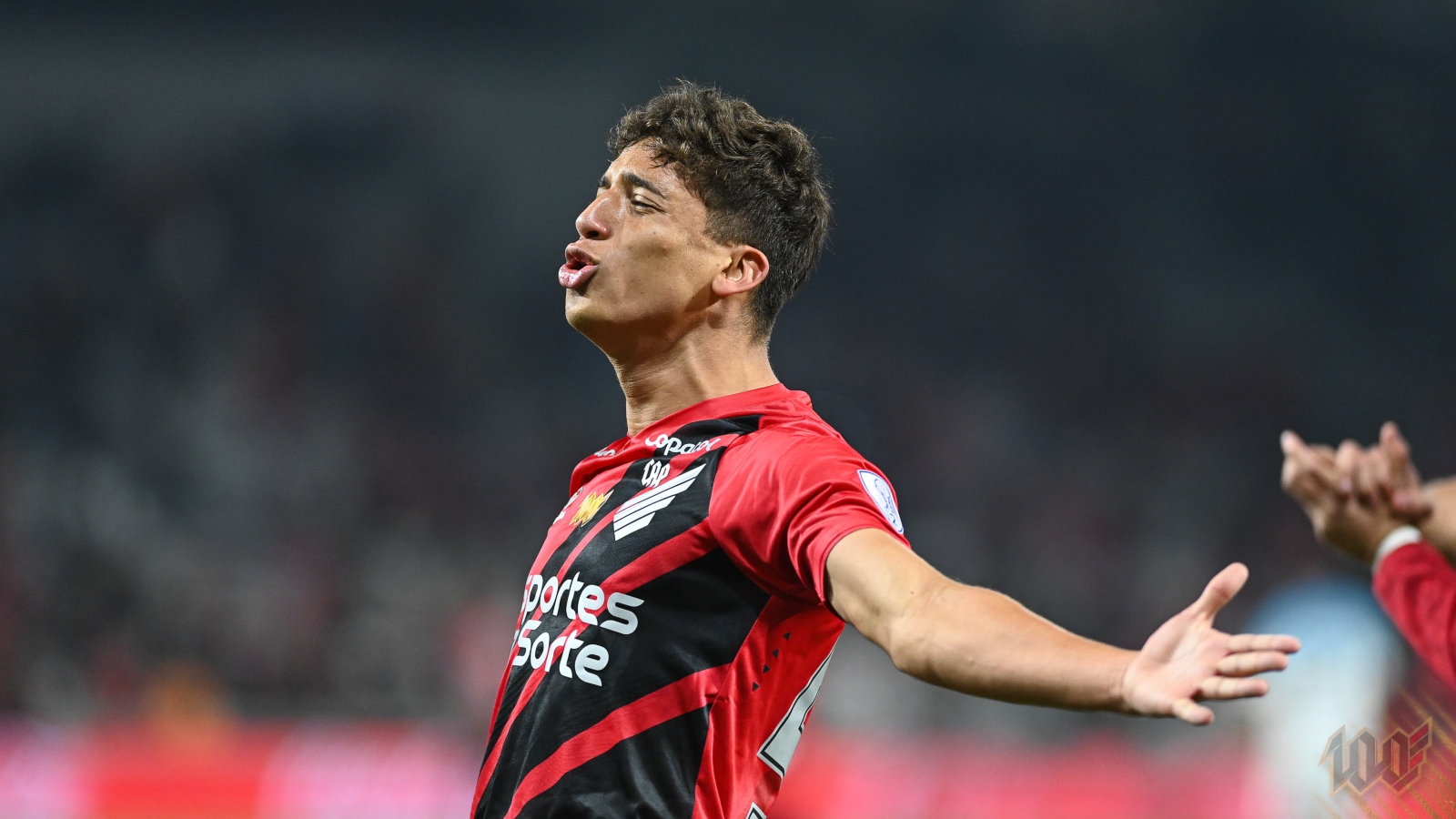 João Cruz recebe sondagens e preocupa o Athletico