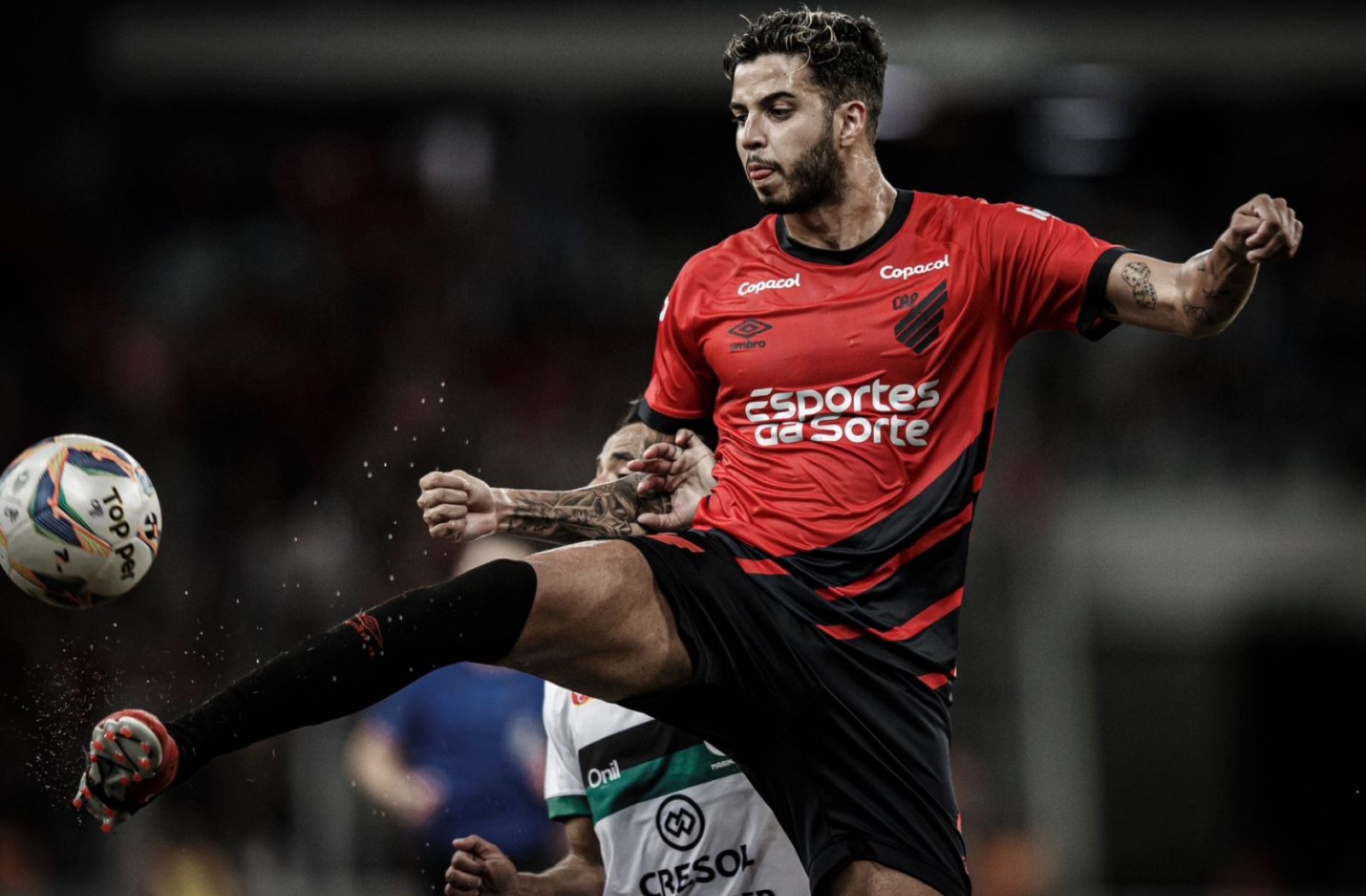 Kaique Rocha é oferecido ao Grêmio; Athletico-PR afasta jogador