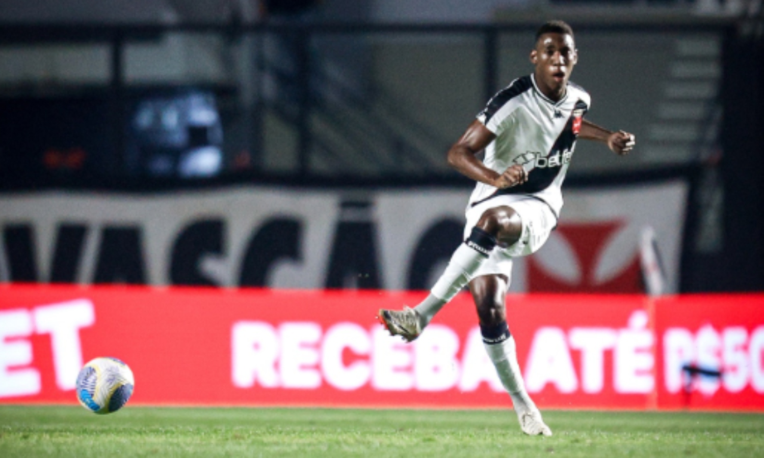 athletico-pr-anuncia-leo-pele-como-reforco-para-2025