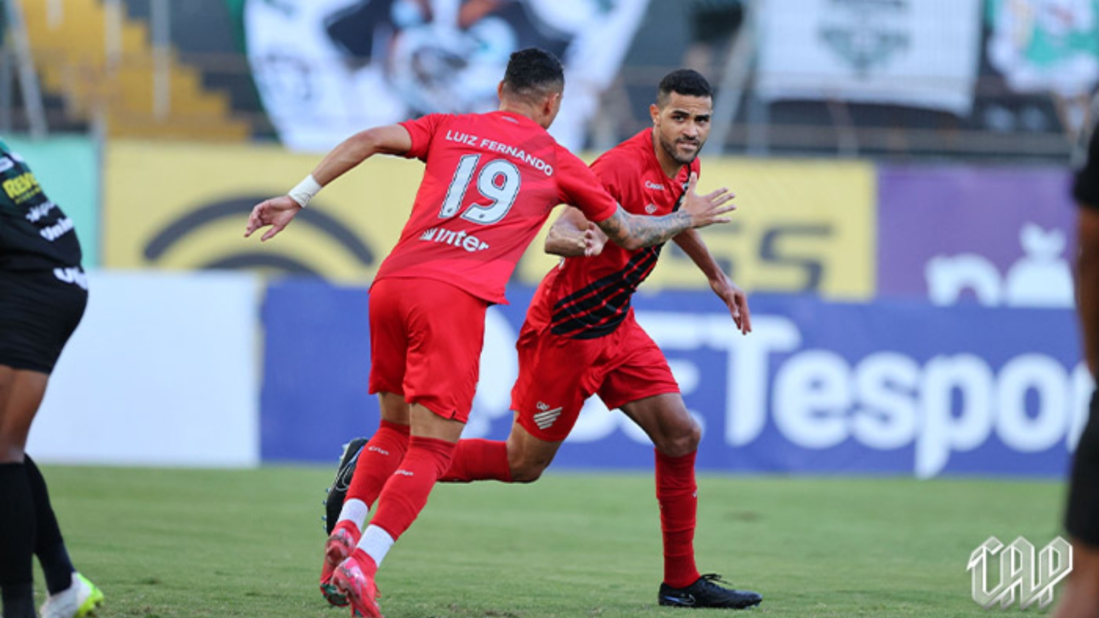 Atacante 'larga mão' da titularidade no Athletico-PR: "10 jogos sem..."