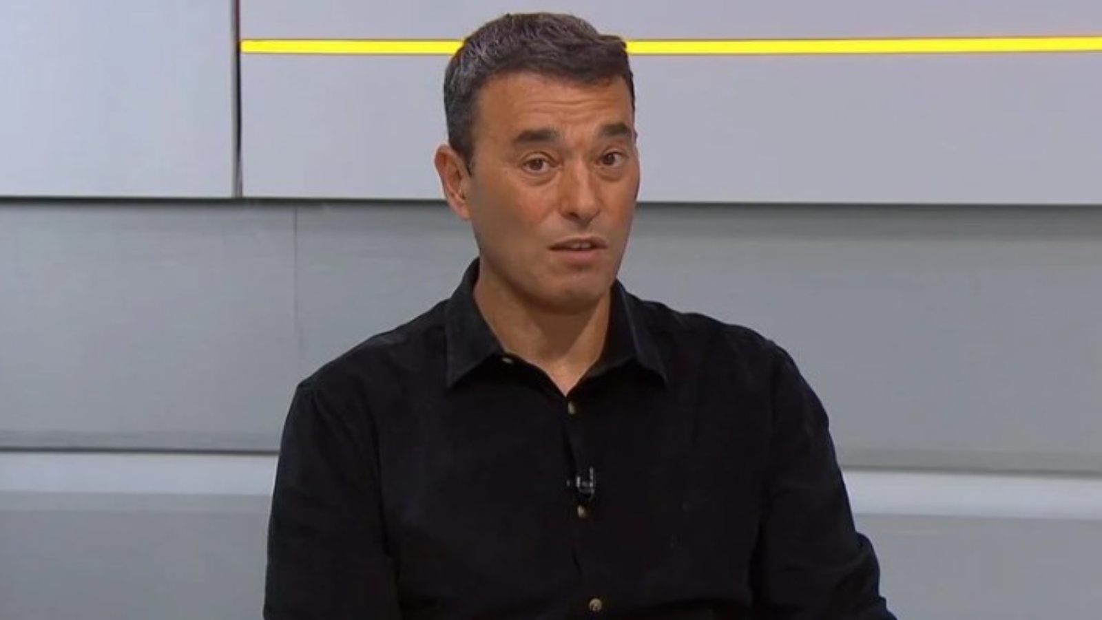 Rizek 'solta o verbo' sobre campanha de jogadores contra gramado sintético