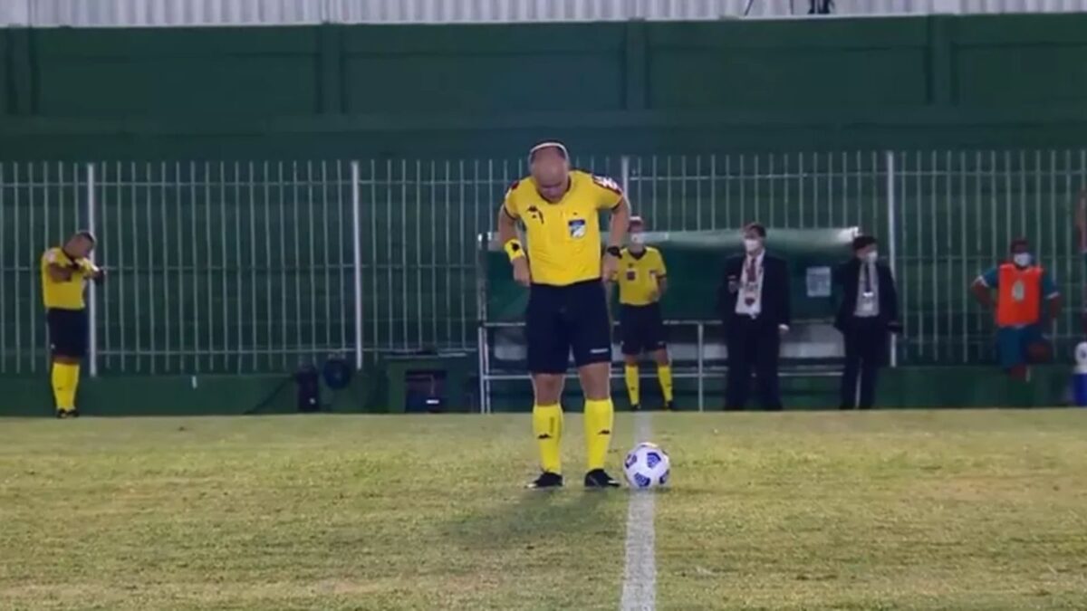 Árbitro que ‘fez xixi’ em campo apita Novorizontino x Athletico-PR ...