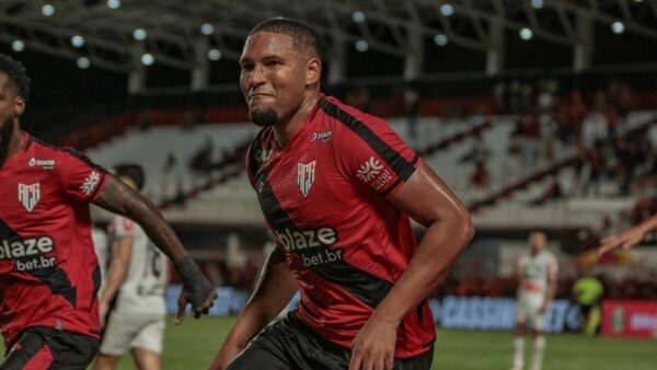 Matheus Felipe é ‘demitido’ e tem rumo ‘inusitado’: “Titular do Athletico-PR”